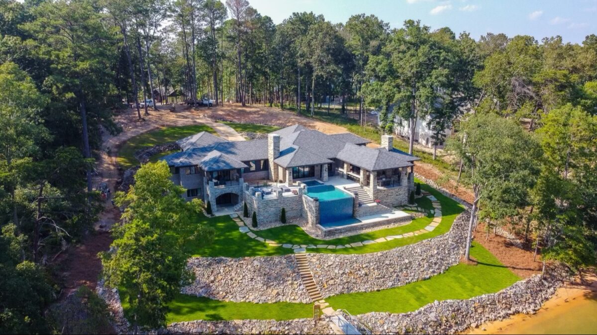 Custom Swimming Pools - Golden Poolscapes